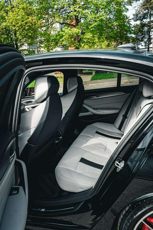 Melns BMW M5 2022 Kauņa, ar dzinēja tilpumu 4.40 L un nobraukumu 62 tūkst. km par 58600 €, foto 5 vietnē AUTOMOTO.COM.LV