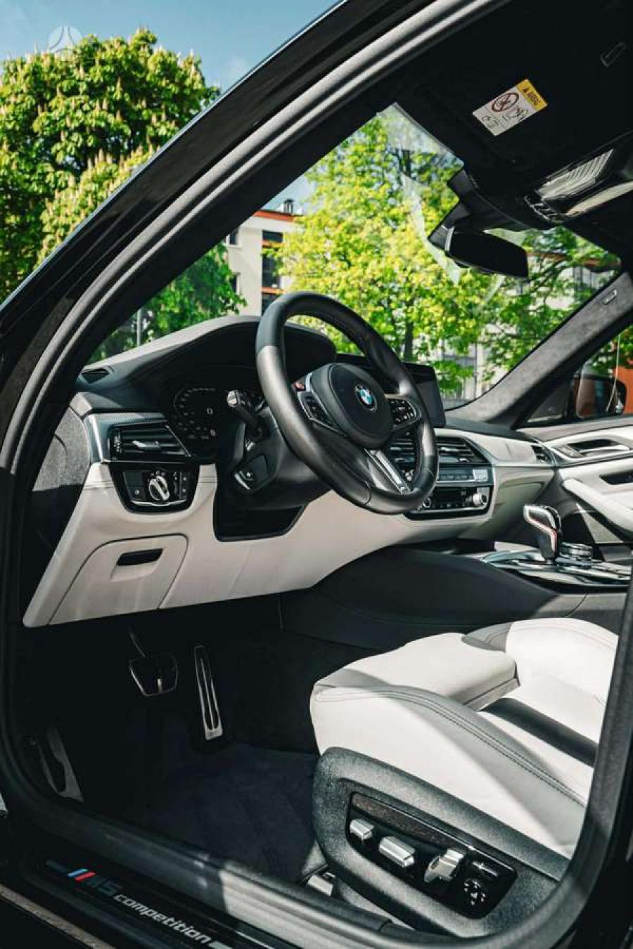 Melns BMW M5 2022 Kauņa, ar dzinēja tilpumu 4.40 L un nobraukumu 62 tūkst. km par 58600 €, foto 12 vietnē AUTOMOTO.COM.LV