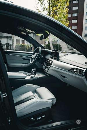 Melns BMW M5 2022 Kauņa, ar dzinēja tilpumu 4.40 L un nobraukumu 62 tūkst. km par 58600 €, foto 13 vietnē AUTOMOTO.COM.LV