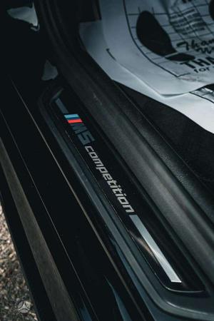 Melns BMW M5 2022 Kauņa, ar dzinēja tilpumu 4.40 L un nobraukumu 62 tūkst. km par 58600 €, foto 15 vietnē AUTOMOTO.COM.LV