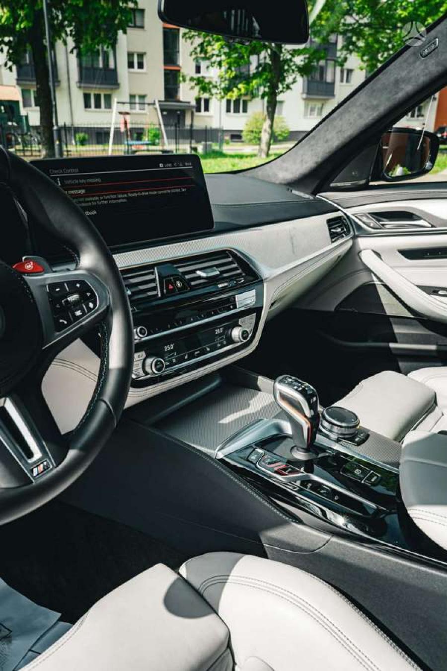 Melns BMW M5 2022 Kauņa, ar dzinēja tilpumu 4.40 L un nobraukumu 62 tūkst. km par 58600 €, foto 18 vietnē AUTOMOTO.COM.LV