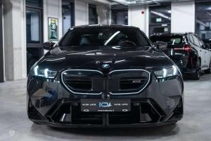 Black BMW M5 2024 in Marijampole, with an engine capacity of 4.40 L and mileage of 15 thousand km for 126950 €, photo 2 on AUTOMOTO.COM.LV