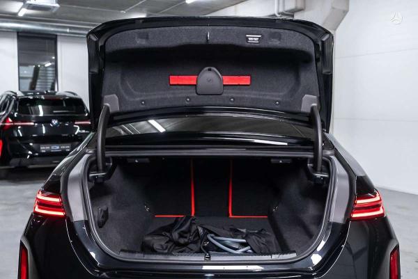 Melns BMW M5 2024 Marijampole, ar dzinēja tilpumu 4.40 L un nobraukumu 15 tūkst. km par 126950 €, foto 11 vietnē AUTOMOTO.COM.LV