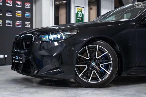 Melns BMW M5 2024 Marijampole, ar dzinēja tilpumu 4.40 L un nobraukumu 15 tūkst. km par 126950 €, foto 4 vietnē AUTOMOTO.COM.LV