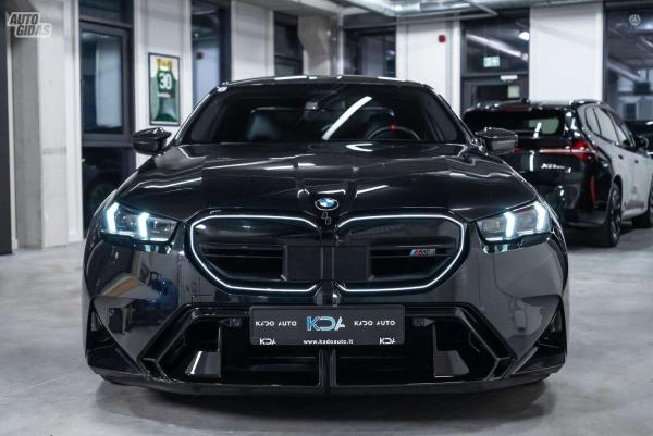 Melns BMW M5 2024 Marijampole, ar dzinēja tilpumu 4.40 L un nobraukumu 15 tūkst. km par 119950 €, foto 2 vietnē AUTOMOTO.COM.LV
