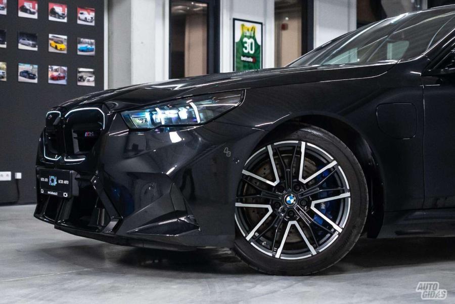 Melns BMW M5 2024 Marijampole, ar dzinēja tilpumu 4.40 L un nobraukumu 15 tūkst. km par 119950 €, foto 4 vietnē AUTOMOTO.COM.LV