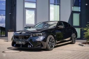 Black BMW M5 2024 in Kaunas, with an engine capacity of 4.40 L and mileage of 19 thousand km for 111450 €, photo 3 on AUTOMOTO.COM.LV