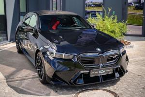 Black BMW M5 2024 in Kaunas, with an engine capacity of 4.40 L and mileage of 19 thousand km for 111450 €, photo 4 on AUTOMOTO.COM.LV