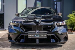 Black BMW M5 2024 in Kaunas, with an engine capacity of 4.40 L and mileage of 19 thousand km for 111450 €, photo 5 on AUTOMOTO.COM.LV