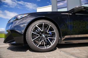Black BMW M5 2024 in Kaunas, with an engine capacity of 4.40 L and mileage of 19 thousand km for 111450 €, photo 7 on AUTOMOTO.COM.LV