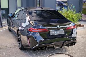 Black BMW M5 2024 in Kaunas, with an engine capacity of 4.40 L and mileage of 19 thousand km for 111450 €, photo 12 on AUTOMOTO.COM.LV