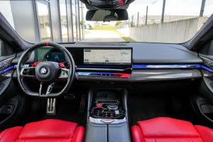 Black BMW M5 2024 in Kaunas, with an engine capacity of 4.40 L and mileage of 19 thousand km for 111450 €, photo 19 on AUTOMOTO.COM.LV