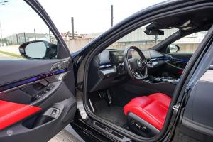 Black BMW M5 2024 in Kaunas, with an engine capacity of 4.40 L and mileage of 19 thousand km for 111450 €, photo 27 on AUTOMOTO.COM.LV