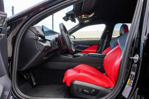 Black BMW M5 2024 in Kaunas, with an engine capacity of 4.40 L and mileage of 19 thousand km for 111450 €, photo 28 on AUTOMOTO.COM.LV