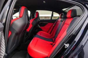Black BMW M5 2024 in Kaunas, with an engine capacity of 4.40 L and mileage of 19 thousand km for 111450 €, photo 42 on AUTOMOTO.COM.LV