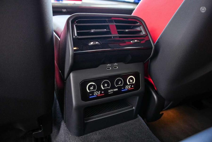 Black BMW M5 2024 in Kaunas, with an engine capacity of 4.40 L and mileage of 19 thousand km for 111450 €, photo 43 on AUTOMOTO.COM.LV