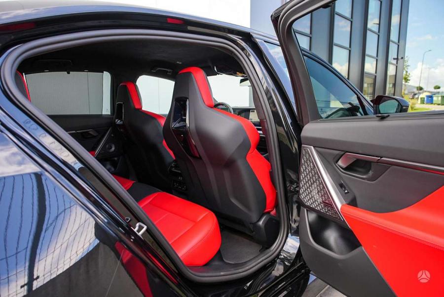 Black BMW M5 2024 in Kaunas, with an engine capacity of 4.40 L and mileage of 19 thousand km for 111450 €, photo 44 on AUTOMOTO.COM.LV