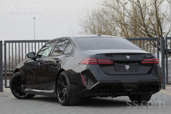 Melns BMW M5 2025 Jelgava, ar dzinēja tilpumu 4.40 L un nobraukumu 8 tūkst. km par 118000 €, foto 7 vietnē AUTOMOTO.COM.LV