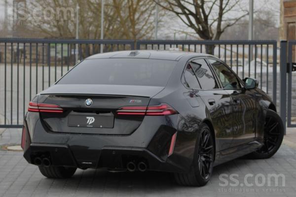 Melns BMW M5 2025 Jelgava, ar dzinēja tilpumu 4.40 L un nobraukumu 8 tūkst. km par 118000 €, foto 9 vietnē AUTOMOTO.COM.LV