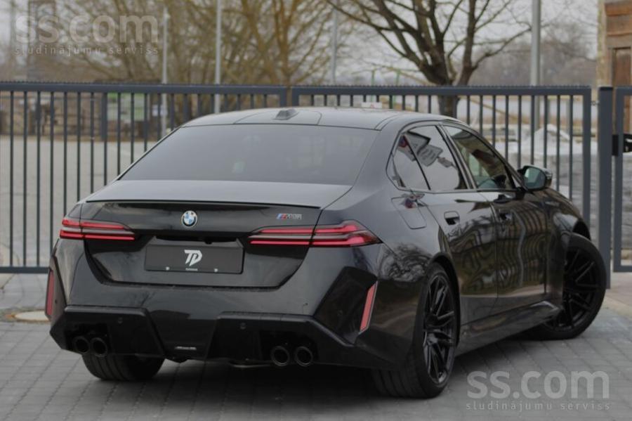 Melns BMW M5 2025 Jelgava, ar dzinēja tilpumu 4.40 L un nobraukumu 8 tūkst. km par 118000 €, foto 10 vietnē AUTOMOTO.COM.LV