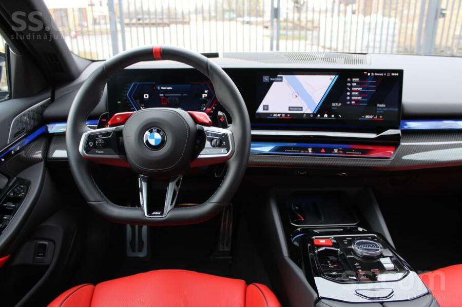 Melns BMW M5 2025 Jelgava, ar dzinēja tilpumu 4.40 L un nobraukumu 8 tūkst. km par 118000 €, foto 12 vietnē AUTOMOTO.COM.LV
