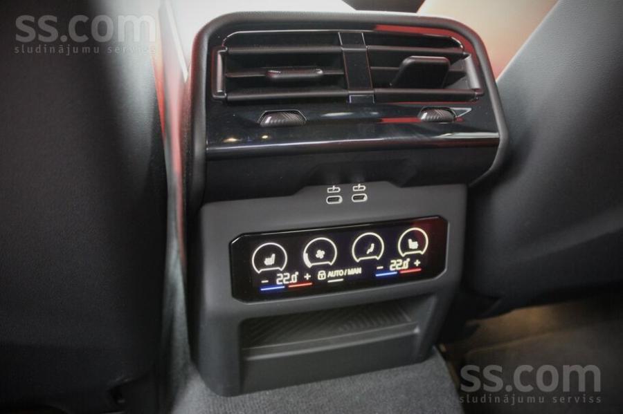 Melns BMW M5 2025 Jelgava, ar dzinēja tilpumu 4.40 L un nobraukumu 8 tūkst. km par 118000 €, foto 25 vietnē AUTOMOTO.COM.LV