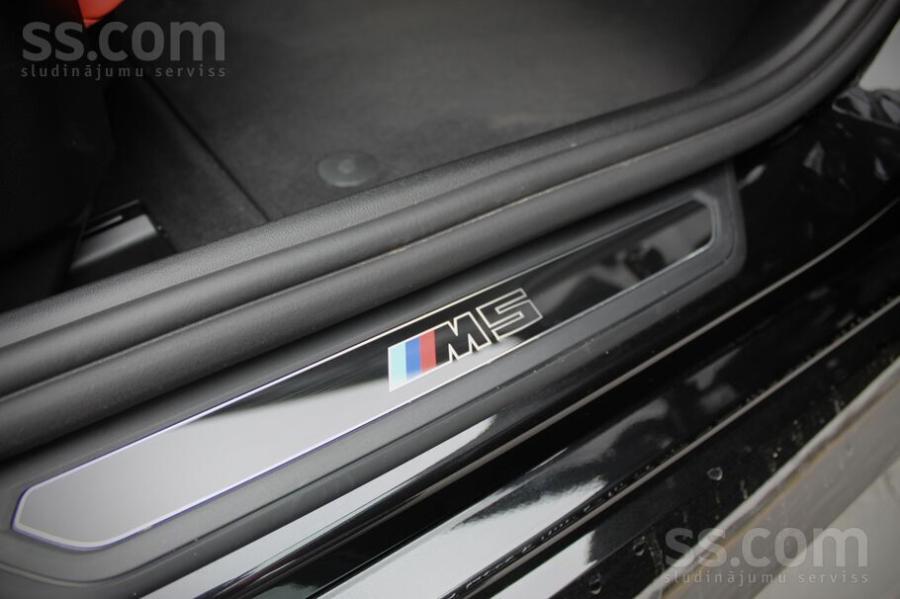 Melns BMW M5 2025 Jelgava, ar dzinēja tilpumu 4.40 L un nobraukumu 8 tūkst. km par 118000 €, foto 32 vietnē AUTOMOTO.COM.LV