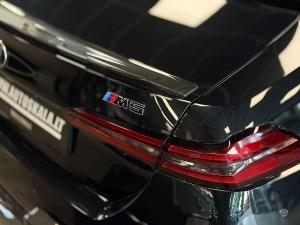 Black BMW M5 2025 in Klaipeda, with an engine capacity of 4.40 L and mileage of 7 thousand km for 112000 €, photo 4 on AUTOMOTO.COM.LV