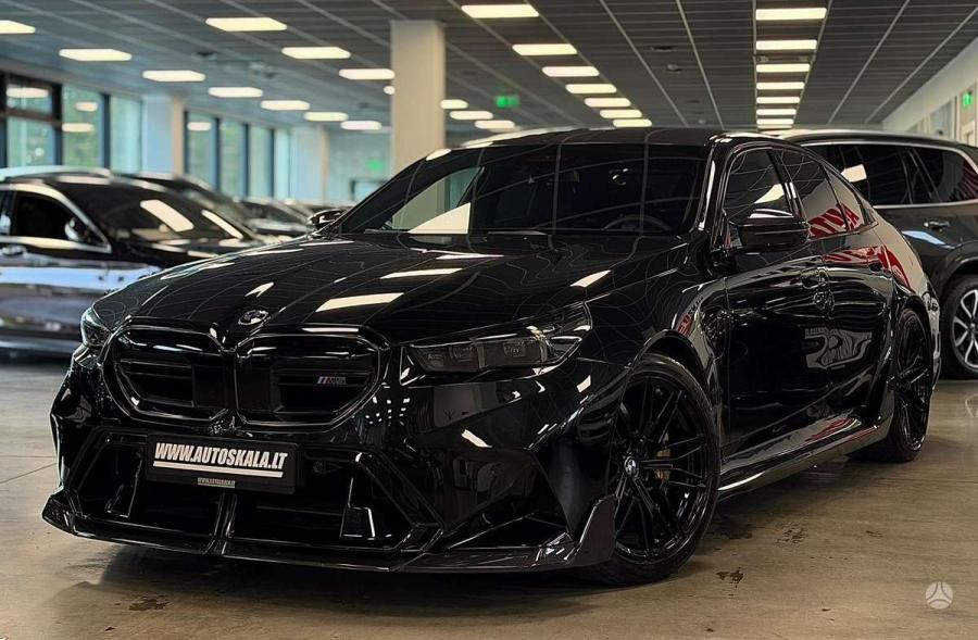 Black BMW M5 2025 in Klaipeda, with an engine capacity of 4.40 L and mileage of 7 thousand km for 112000 €, photo 7 on AUTOMOTO.COM.LV