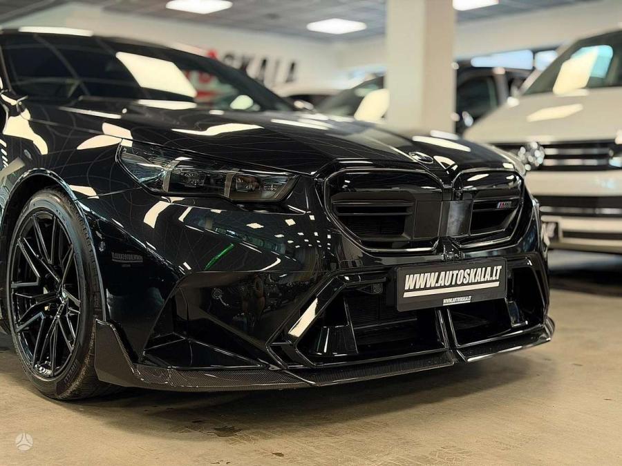 Black BMW M5 2025 in Klaipeda, with an engine capacity of 4.40 L and mileage of 7 thousand km for 112000 €, photo 13 on AUTOMOTO.COM.LV