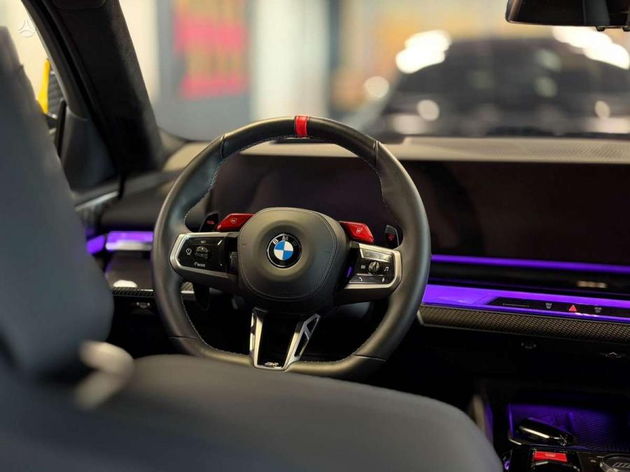 Black BMW M5 2025 in Klaipeda, with an engine capacity of 4.40 L and mileage of 7 thousand km for 112000 €, photo 16 on AUTOMOTO.COM.LV