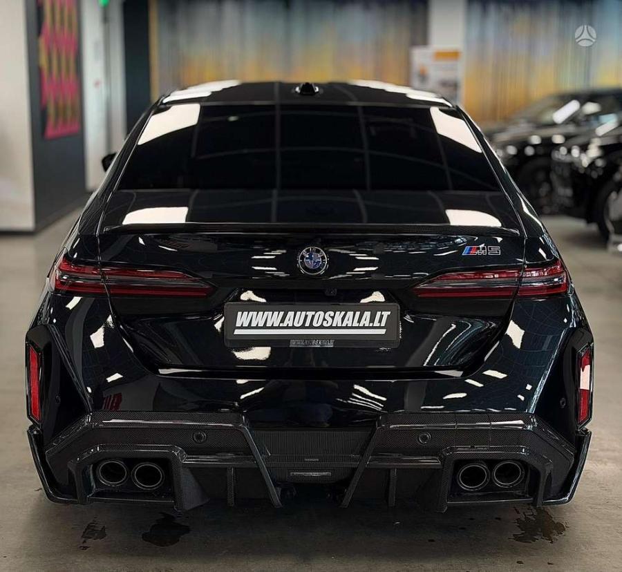 Black BMW M5 2025 in Klaipeda, with an engine capacity of 4.40 L and mileage of 7 thousand km for 112000 €, photo 24 on AUTOMOTO.COM.LV