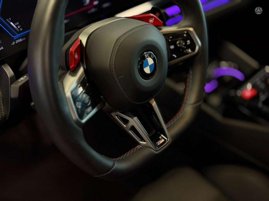 Black BMW M5 2025 in Klaipeda, with an engine capacity of 4.40 L and mileage of 7 thousand km for 112000 €, photo 29 on AUTOMOTO.COM.LV