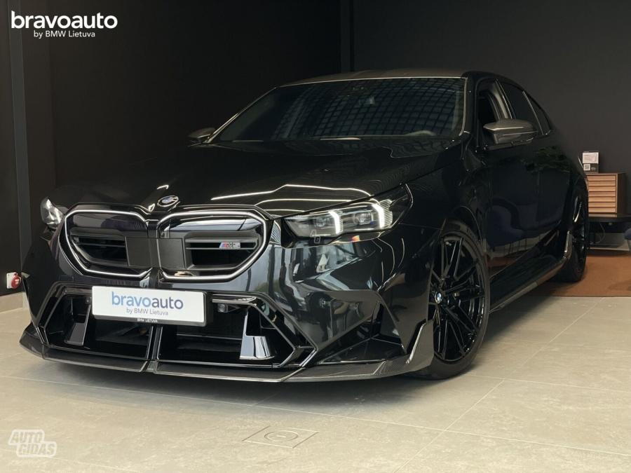 Black BMW M5 2025 in Klaipeda, with an engine capacity of 4.40 L and mileage of 9 thousand km for 117991 €, photo 1 on AUTOMOTO.COM.LV