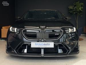 Black BMW M5 2025 in Klaipeda, with an engine capacity of 4.40 L and mileage of 9 thousand km for 117991 €, photo 3 on AUTOMOTO.COM.LV
