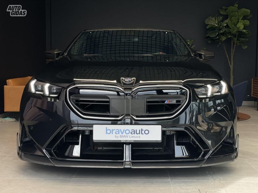 Black BMW M5 2025 in Klaipeda, with an engine capacity of 4.40 L and mileage of 9 thousand km for 117991 €, photo 3 on AUTOMOTO.COM.LV