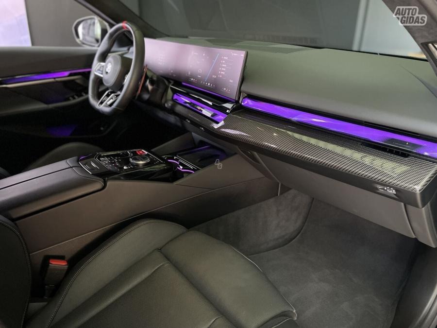 Black BMW M5 2025 in Klaipeda, with an engine capacity of 4.40 L and mileage of 9 thousand km for 117991 €, photo 15 on AUTOMOTO.COM.LV