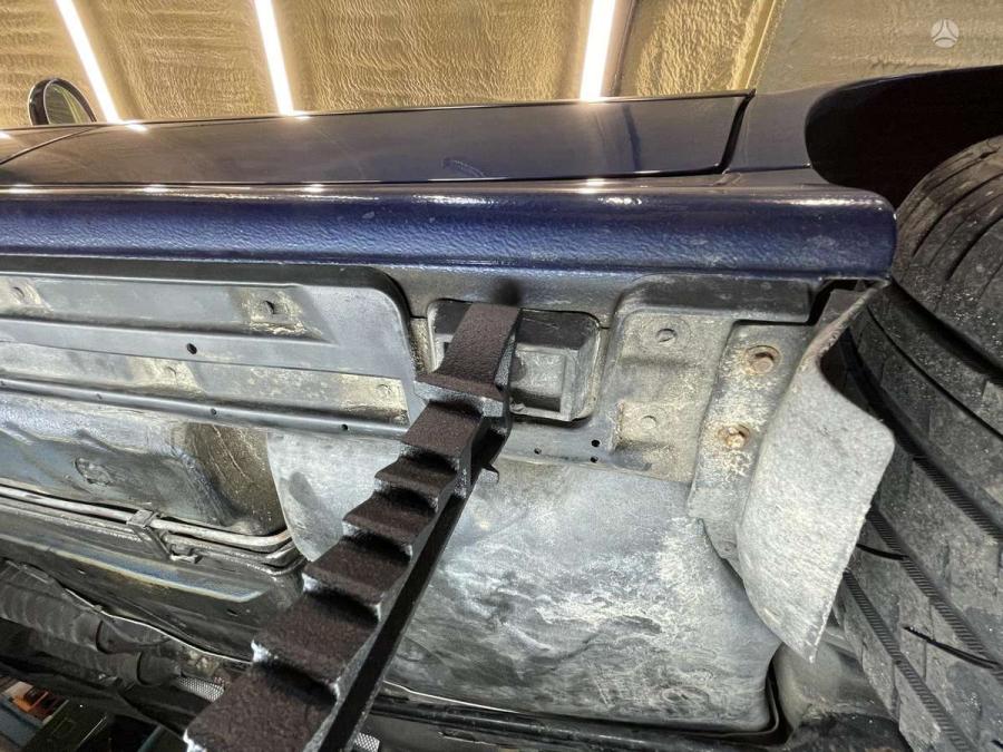 Синий БМВ М5 2002 в Клайпеда, объемом двигателя 4.94 л и пробегом 223 тыс. км за 28000 €, фото 38 на AUTOMOTO.COM.LV