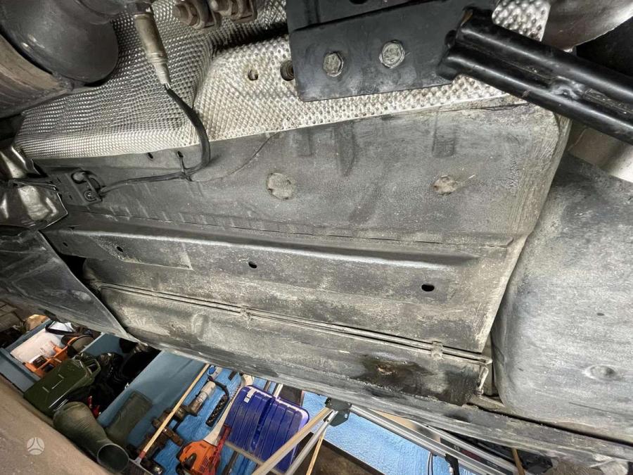 Синий БМВ М5 2002 в Клайпеда, объемом двигателя 4.94 л и пробегом 223 тыс. км за 28000 €, фото 42 на AUTOMOTO.COM.LV