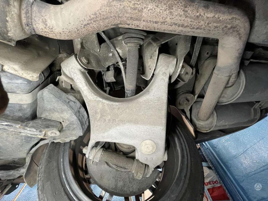 Синий БМВ М5 2002 в Клайпеда, объемом двигателя 4.94 л и пробегом 223 тыс. км за 28000 €, фото 44 на AUTOMOTO.COM.LV
