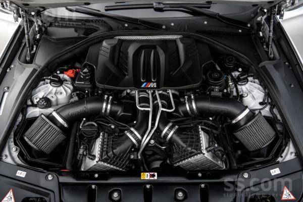 Blue BMW M5 2012 in Riga, with an engine capacity of 4.40 L and mileage of 180 thousand km for 32100 €, photo 6 on AUTOMOTO.COM.LV