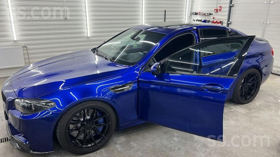 Blue BMW M5 2013 in Liepaja, with an engine capacity of 4.40 L and mileage of 133 thousand km for 45000 €, photo 2 on AUTOMOTO.COM.LV