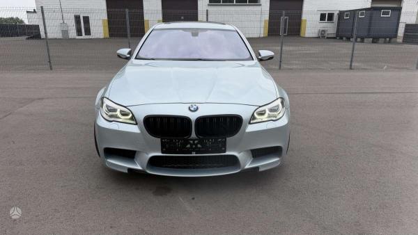 Zils BMW M5 2015 Marijampole, ar dzinēja tilpumu 4.40 L un nobraukumu 170 tūkst. km par 24000 €, foto 2 vietnē AUTOMOTO.COM.LV