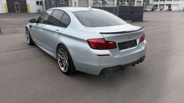 Zils BMW M5 2015 Marijampole, ar dzinēja tilpumu 4.40 L un nobraukumu 170 tūkst. km par 24000 €, foto 6 vietnē AUTOMOTO.COM.LV