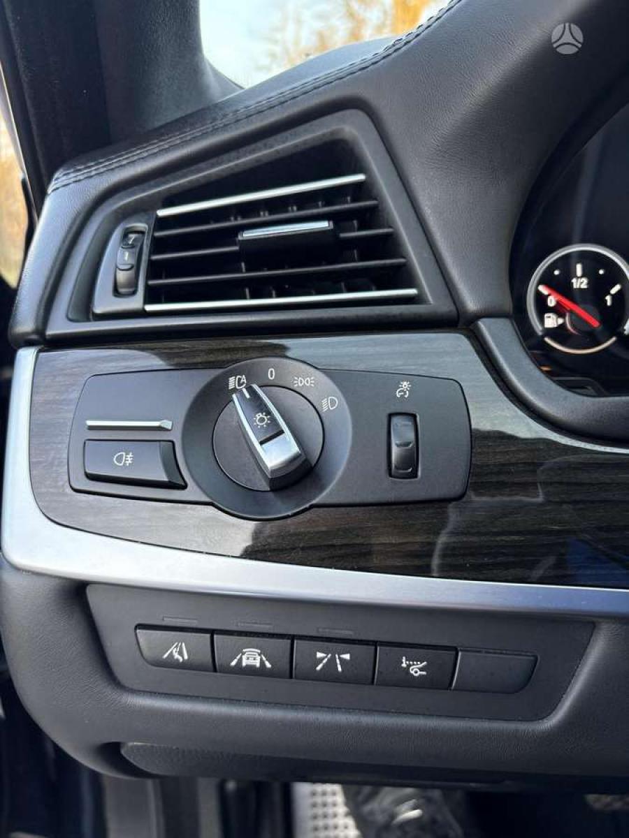 Blue BMW M5 2015 in Kaunas, with an engine capacity of 4.40 L and mileage of 96 thousand km for 29900 €, photo 16 on AUTOMOTO.COM.LV