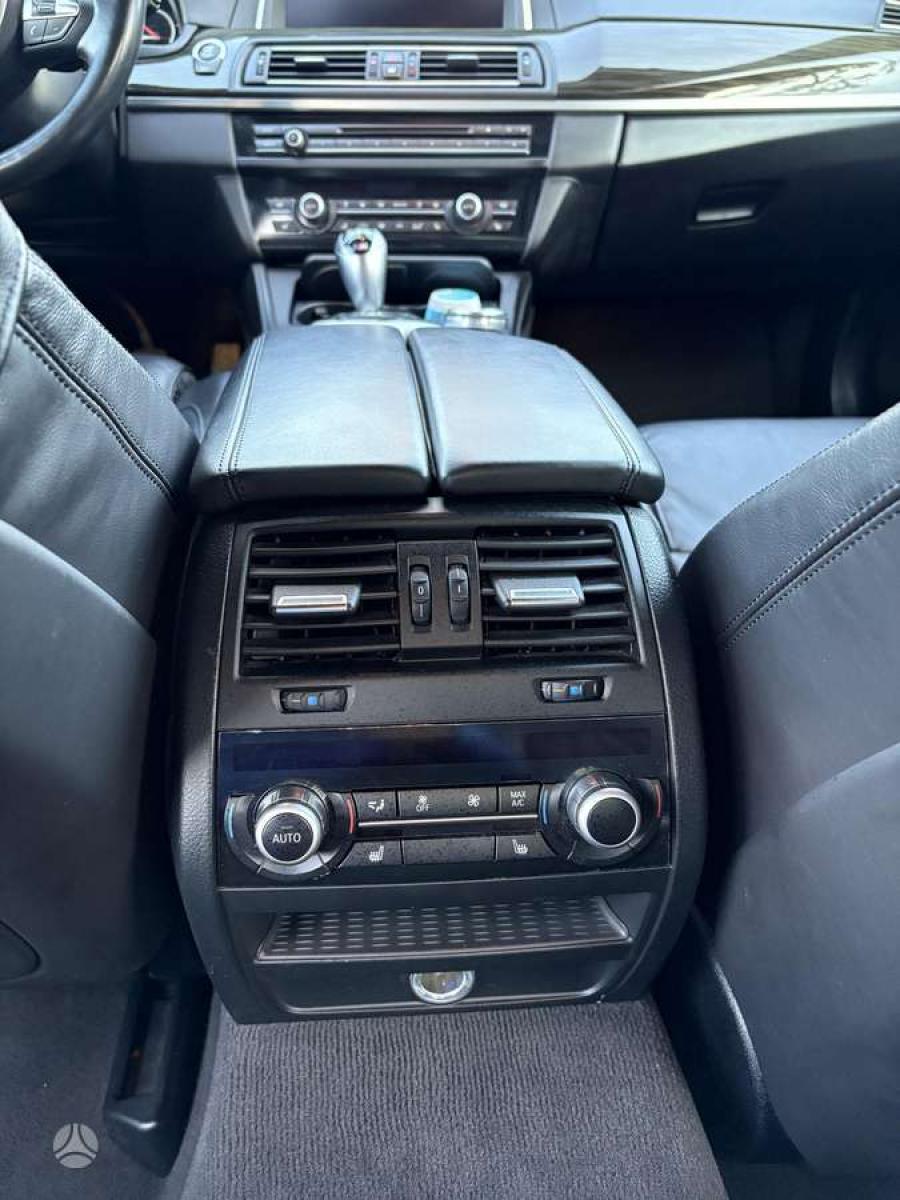 Blue BMW M5 2015 in Kaunas, with an engine capacity of 4.40 L and mileage of 96 thousand km for 29900 €, photo 24 on AUTOMOTO.COM.LV