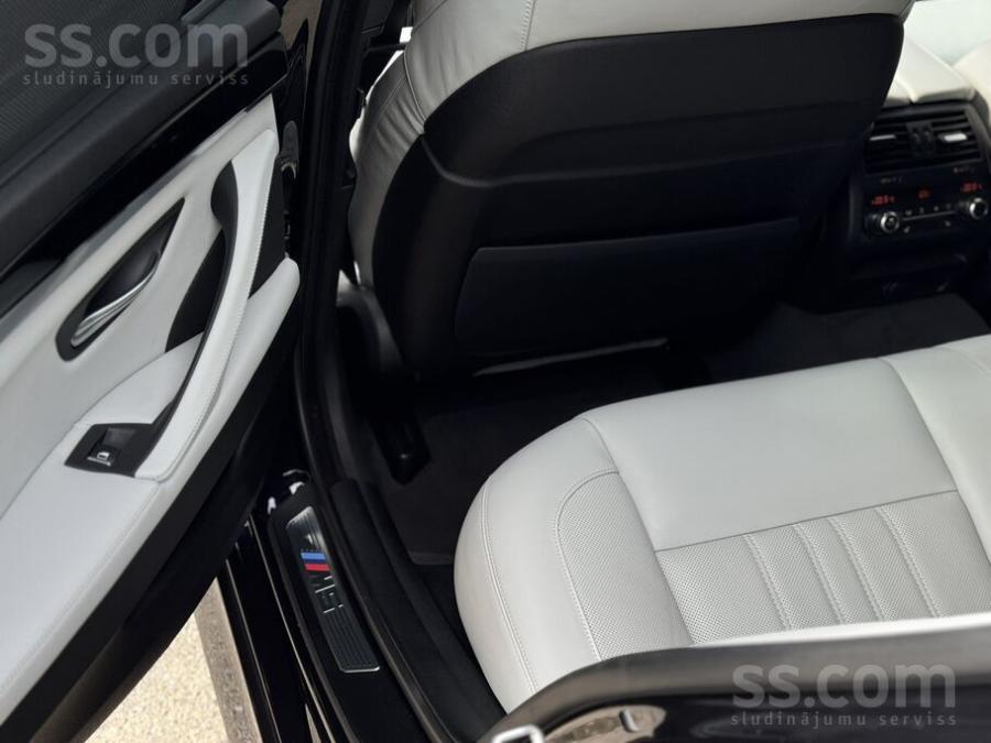 Blue BMW M5 2016 in Riga, with an engine capacity of 4.40 L and mileage of 167 thousand km for 32980 €, photo 16 on AUTOMOTO.COM.LV