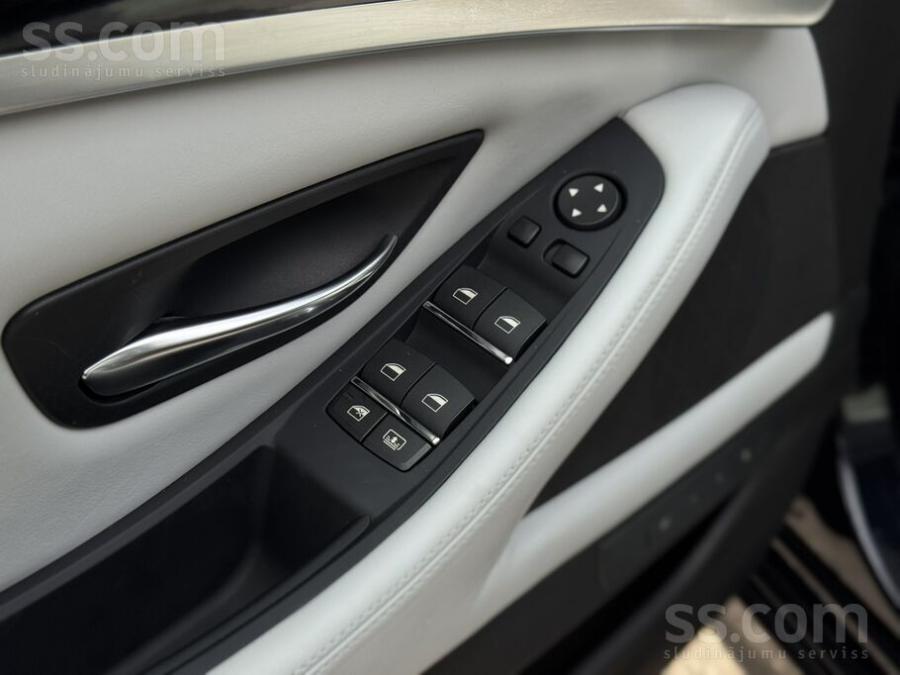Blue BMW M5 2016 in Riga, with an engine capacity of 4.40 L and mileage of 167 thousand km for 32980 €, photo 17 on AUTOMOTO.COM.LV