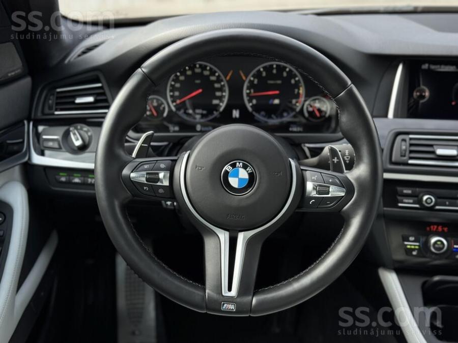 Blue BMW M5 2016 in Riga, with an engine capacity of 4.40 L and mileage of 167 thousand km for 32980 €, photo 18 on AUTOMOTO.COM.LV