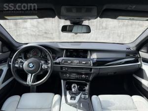 Blue BMW M5 2016 in Riga, with an engine capacity of 4.40 L and mileage of 167 thousand km for 32980 €, photo 20 on AUTOMOTO.COM.LV